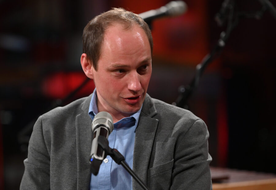 Nejc Jemec odstopa kot odgovorni urednik Vala 202: "Ne zmorem več" - N1