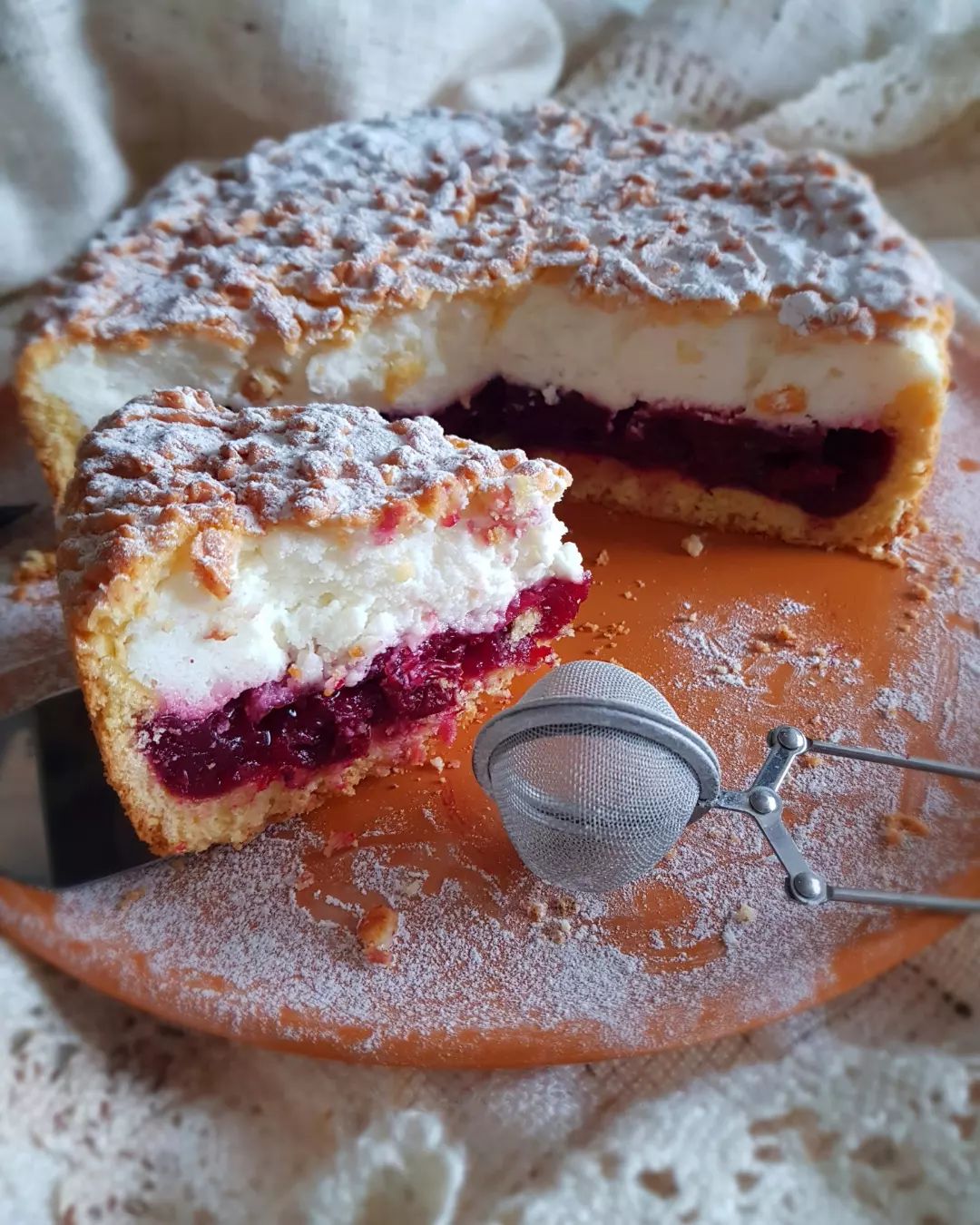 Boljša kot mileramka? Lahka torta, ki izgine s krožnika, še preden se ...