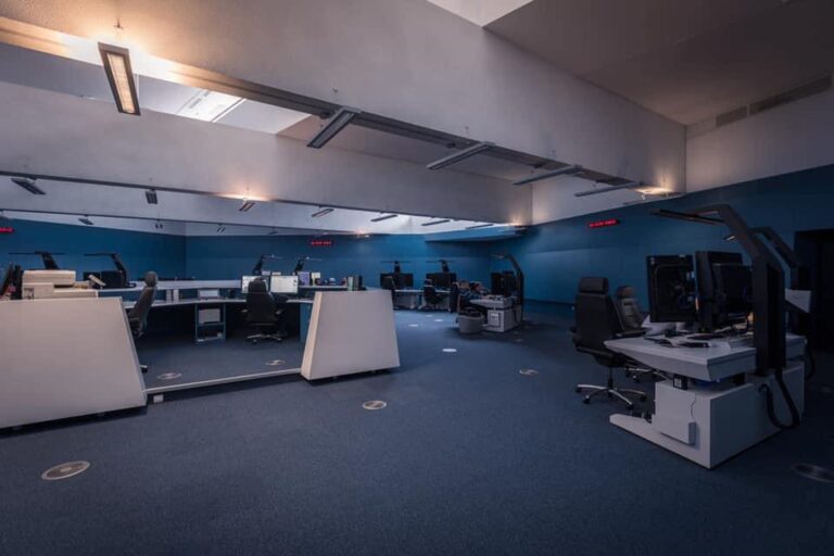 Ker gre sedanji k premierju, kontrola zračnega prometa išče novega ...