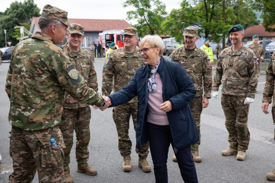 Predsednica Pirc Musar: Vojska je temelj državnosti - N1