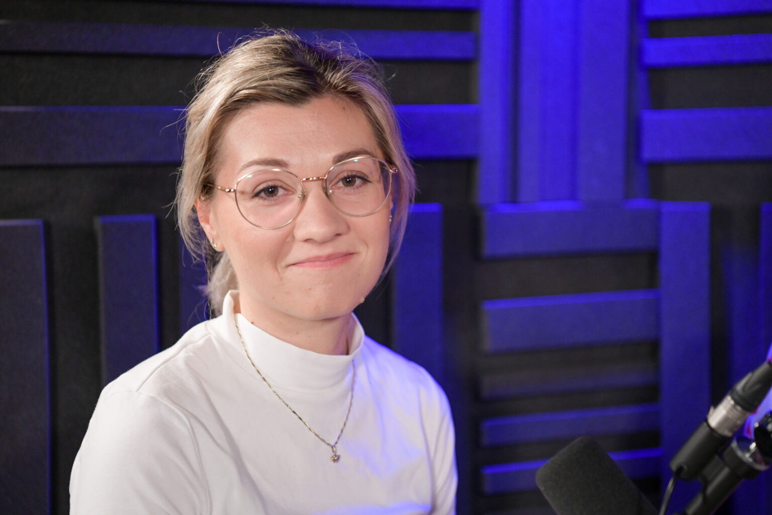 Razkrivalno ogledalo: "Nekateri so duhoviti, nekateri so cepci" - N1