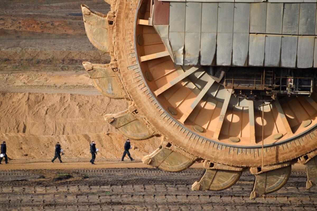Kopanje novega zlata in samopostrežni bife - N1