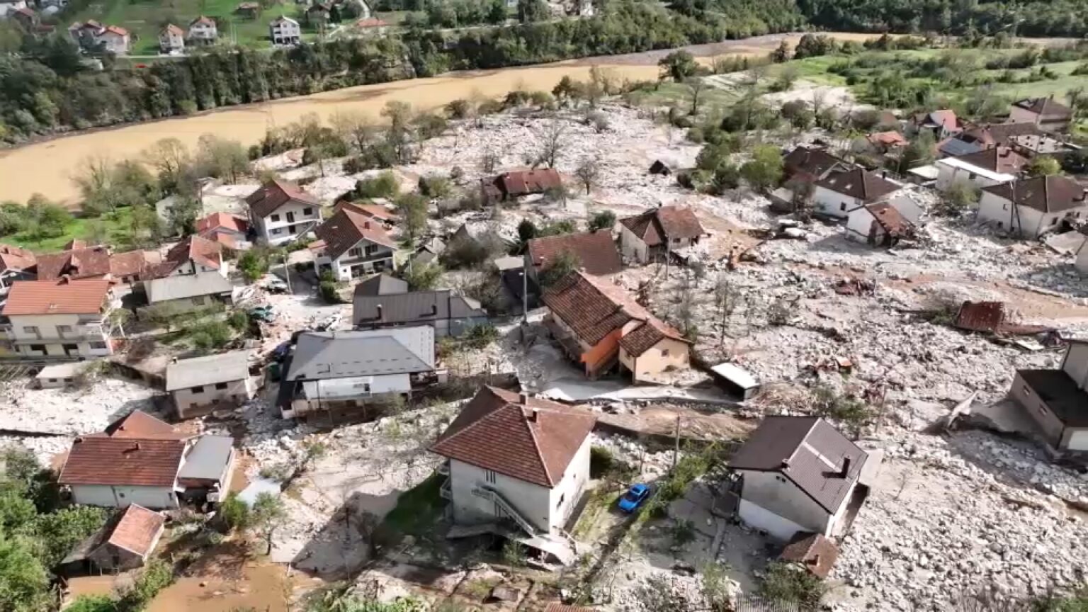 Pol leta po katastrofi v BiH spet grozijo poplave. Odrejena evakuacija - N1