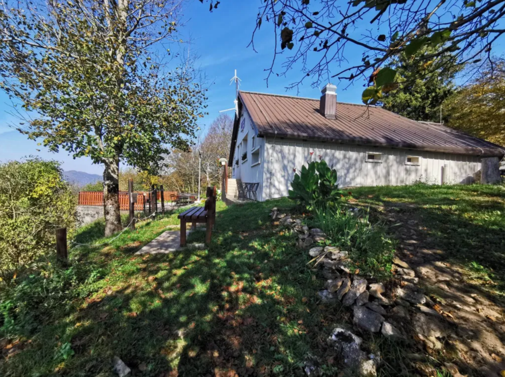 Skrbi je konec, priljubljeno kočo je odkupila občina - N1